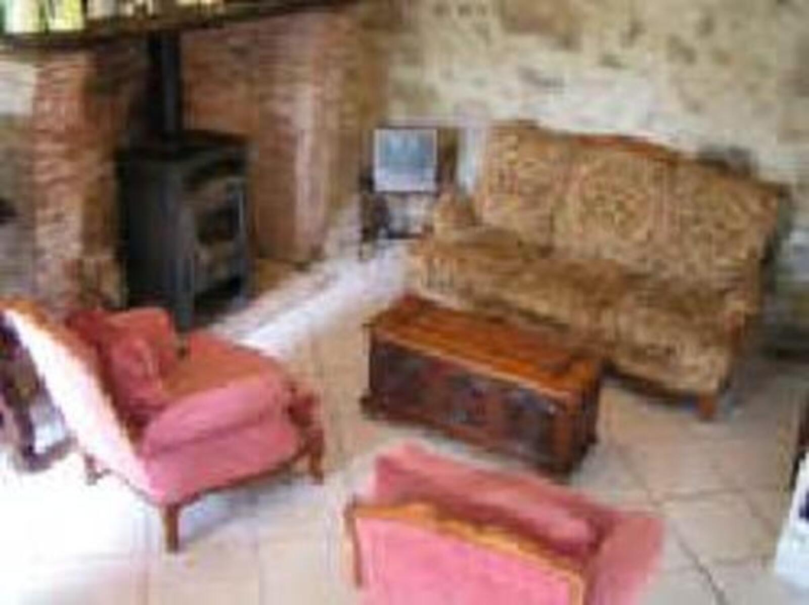 CHEZ LES ROUGES QUEUES - Manot